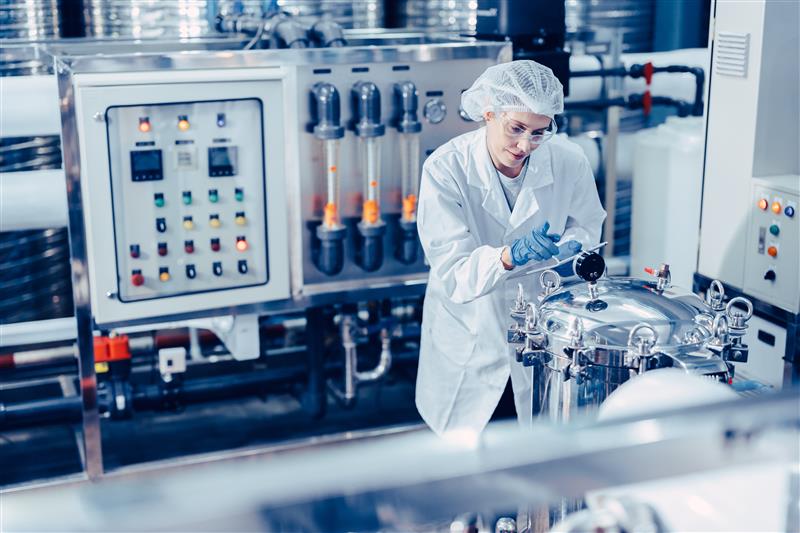 Digitally-enabled Sustainability in the Chemical Industry